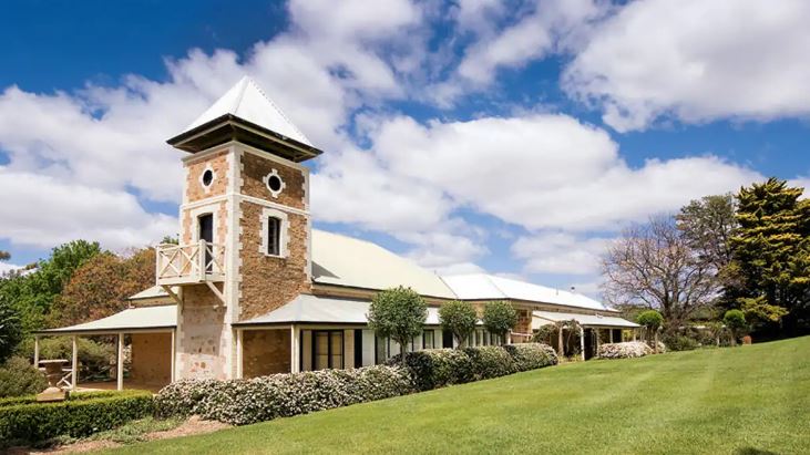 12-Person Opulent Getaway - 2 nights at Spacious Homestead in Historic ...